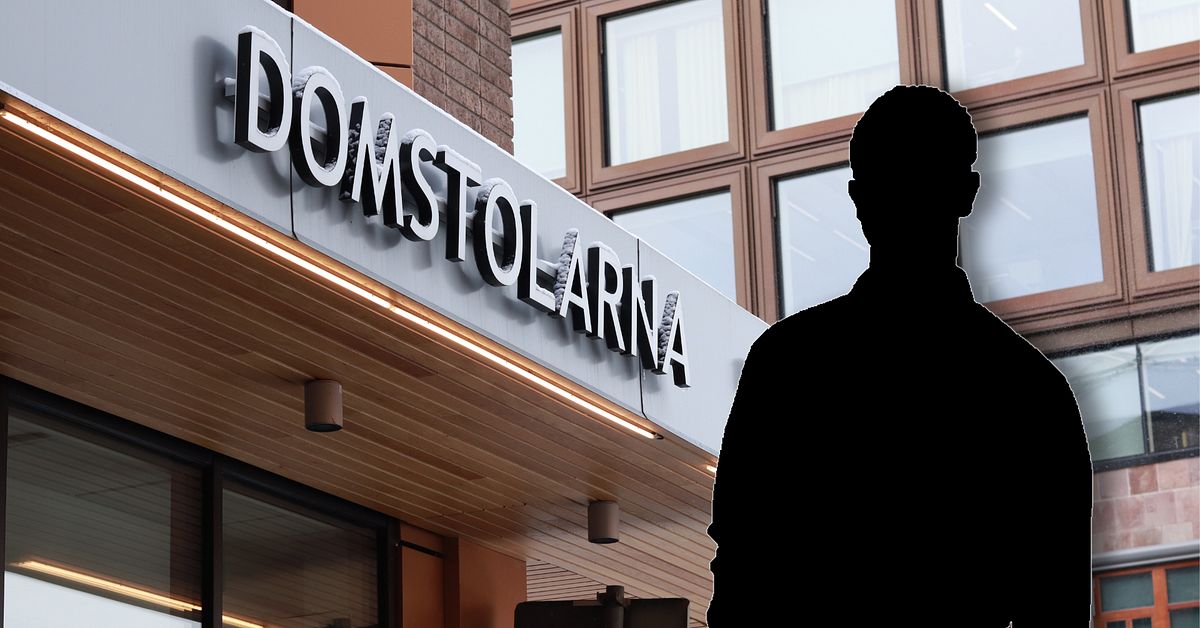 Föräldrar fyllde rättssalen – skolvikarie misstänks för brott mot 18 barn | SVT Nyheter