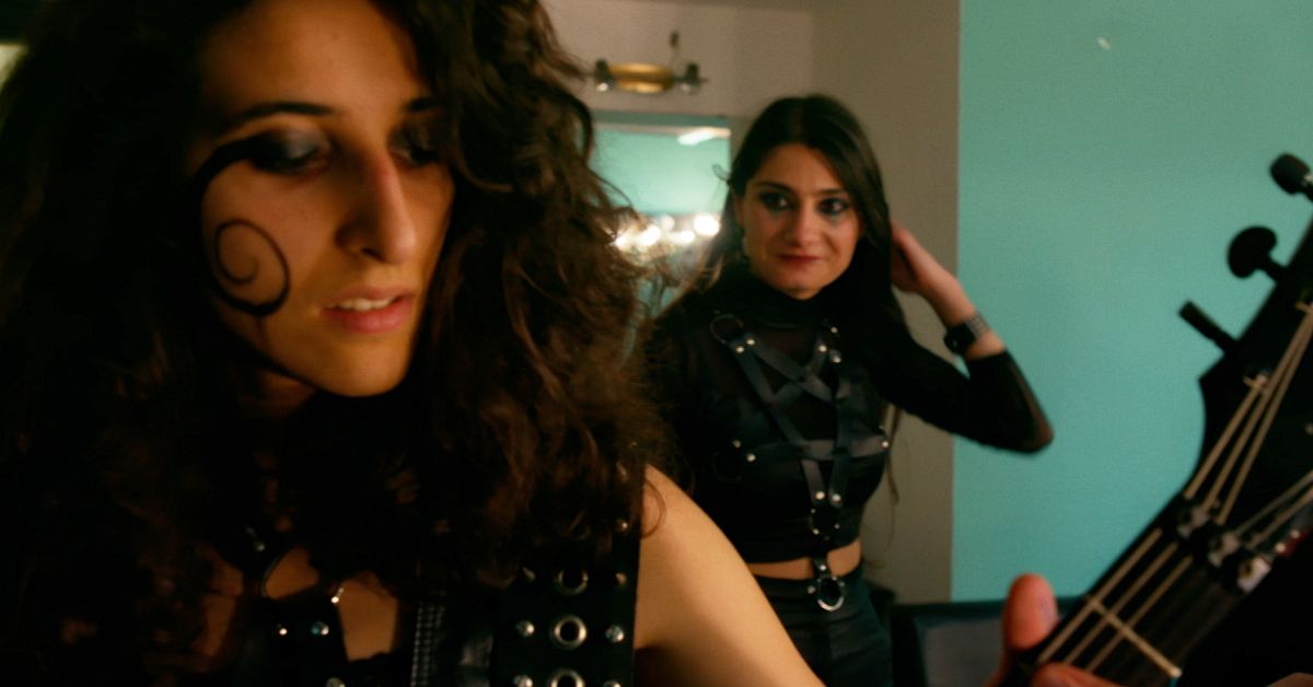 Hör Libanons första kvinnliga metalband: ”Folk tror vi är satanister ...