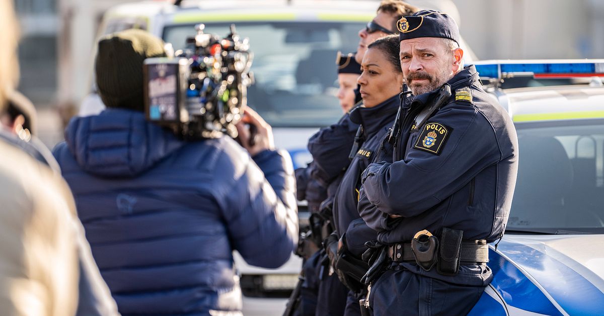 Grönt ljus för ny säsong av ”Tunna blå linjen” | SVT Nyheter