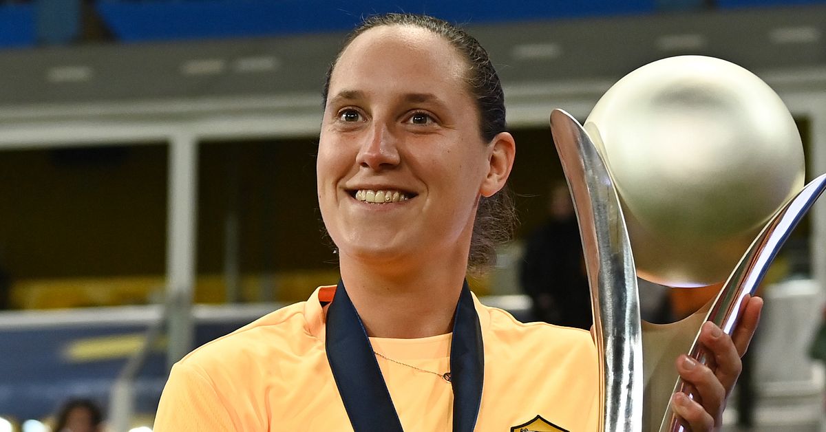 Fotboll: IFK Norrköping värvar Emma Lind från Roma | SVT Sport