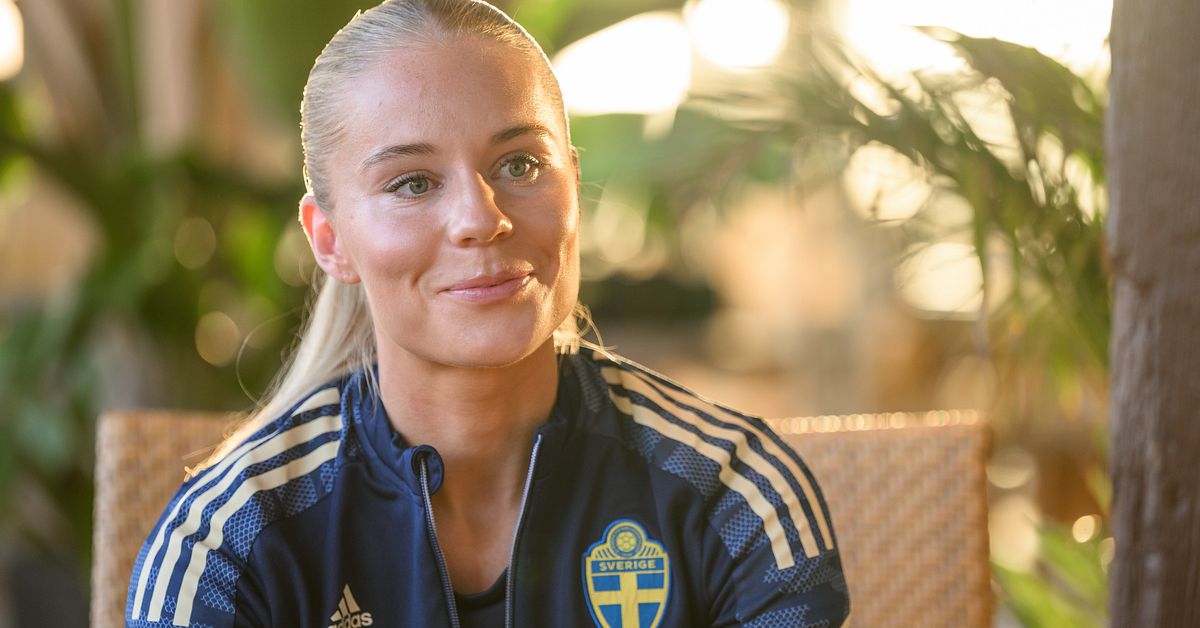 Fotboll: Stina Lennartsson blixtflygs in till VM | SVT Sport