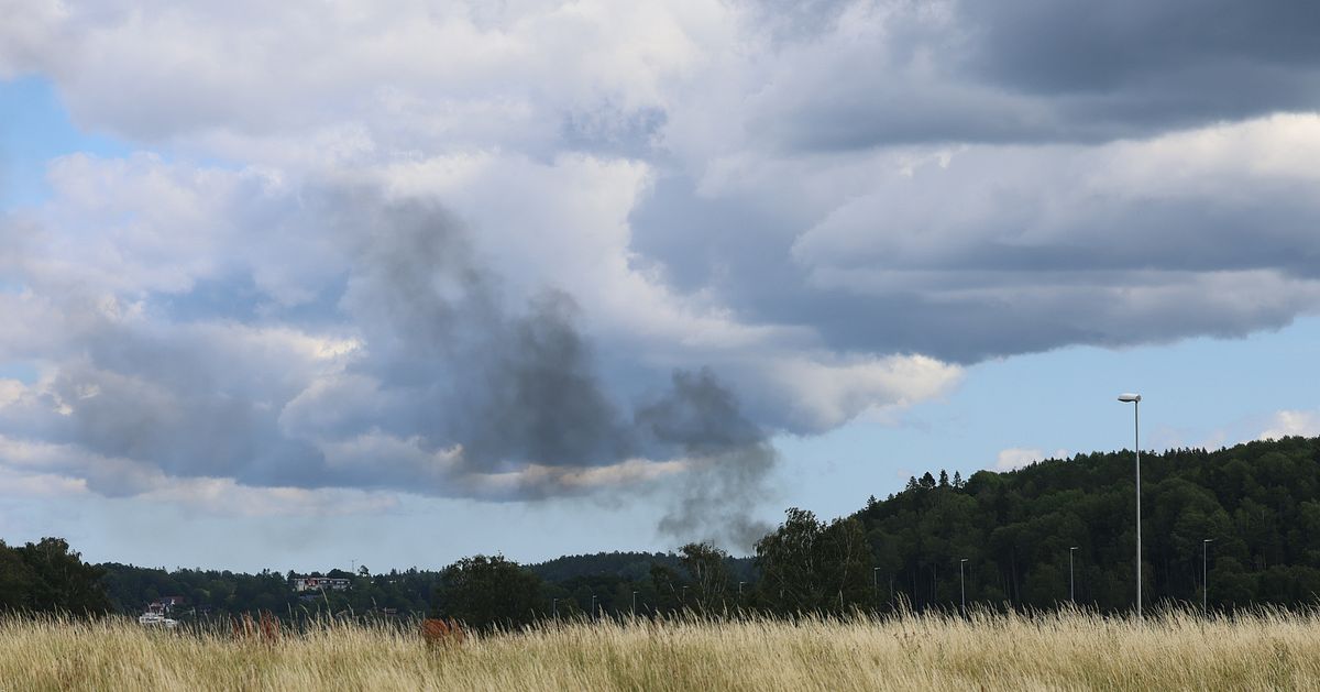 Brand I Industriområde I Botkyrka En Skadad Svt Nyheter