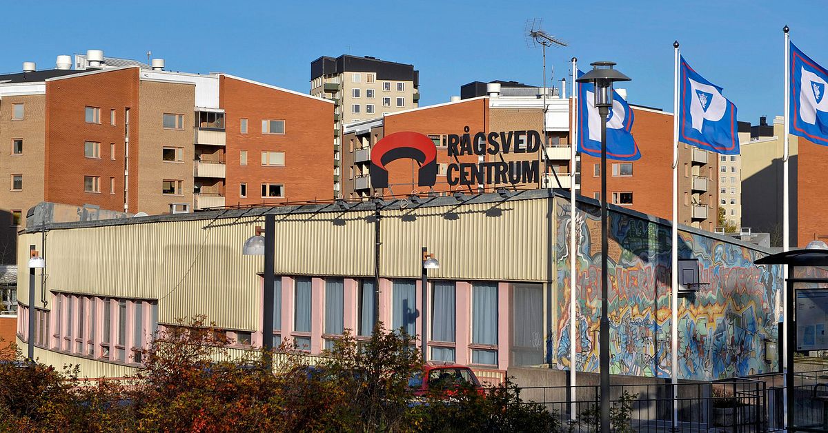 Åklagare begär häktning av svensk rappare i Stockholm | SVT Nyheter
