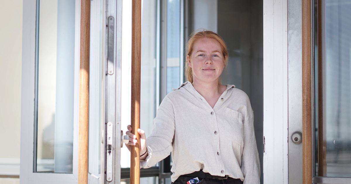 Alma, 22, fick testa ingenjörsyrket – fick fast tjänst på NKT | SVT Nyheter