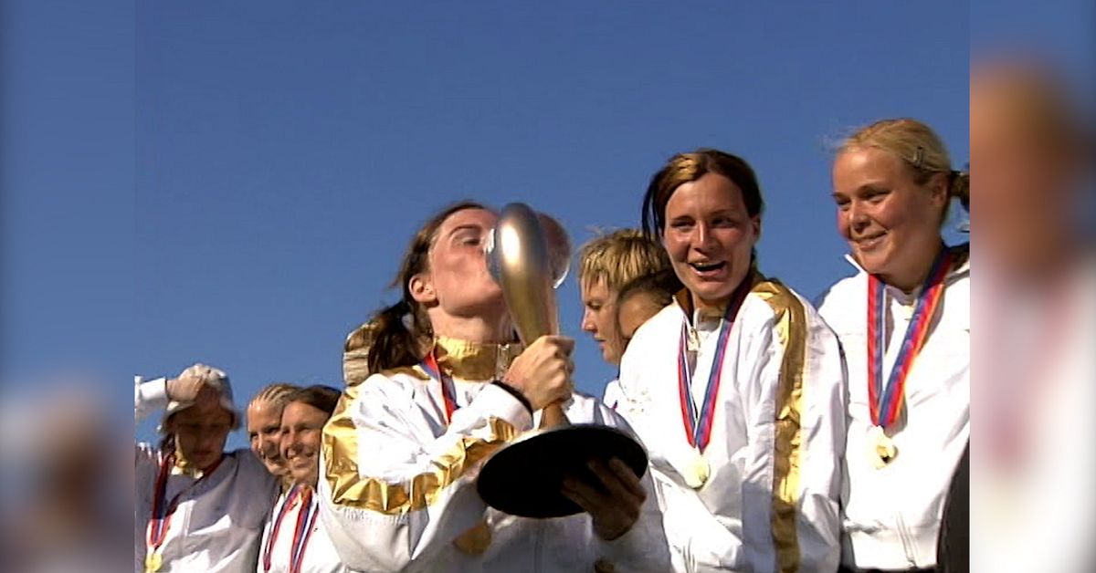 Se när Umeå IK vinner Champions League för första gången 2003 | SVT Nyheter