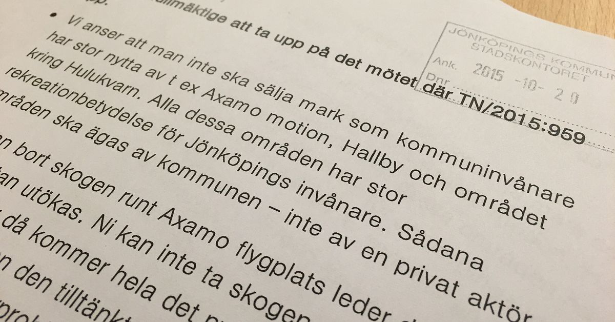 Protest mot försäljning av Axamo | SVT Nyheter