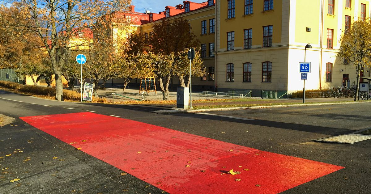 Cykelbana blev halkbana | SVT Nyheter