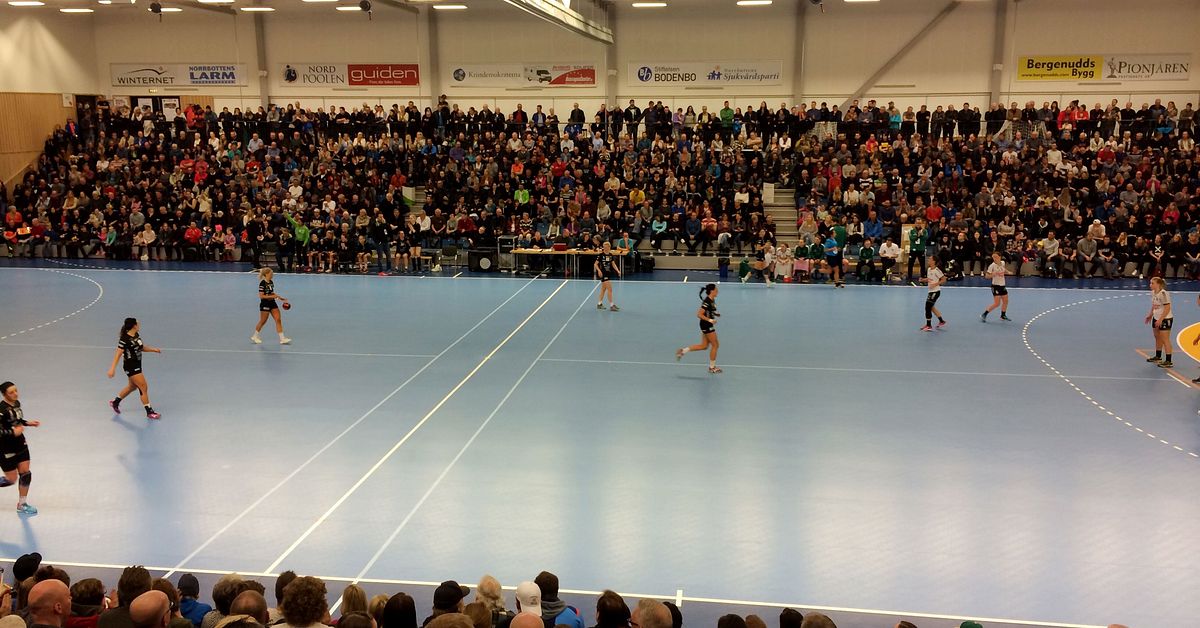 Vinst och nytt publikrekord för Boden Handboll | SVT Nyheter