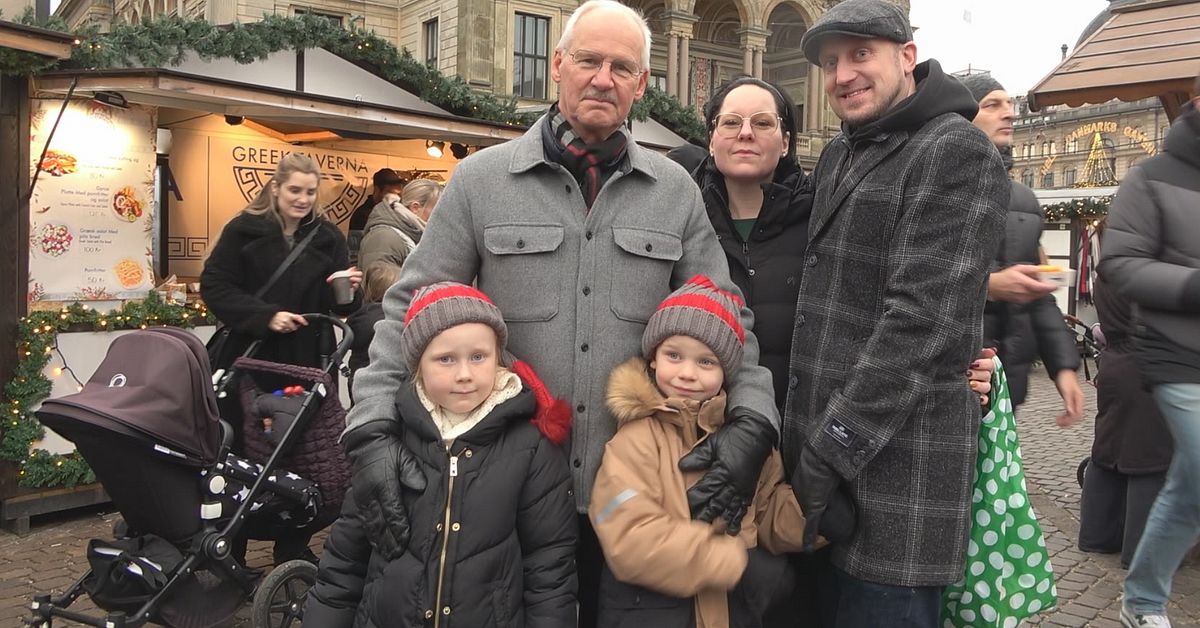Svenskar firar jul i Köpenhamn – trots svag krona | SVT Nyheter