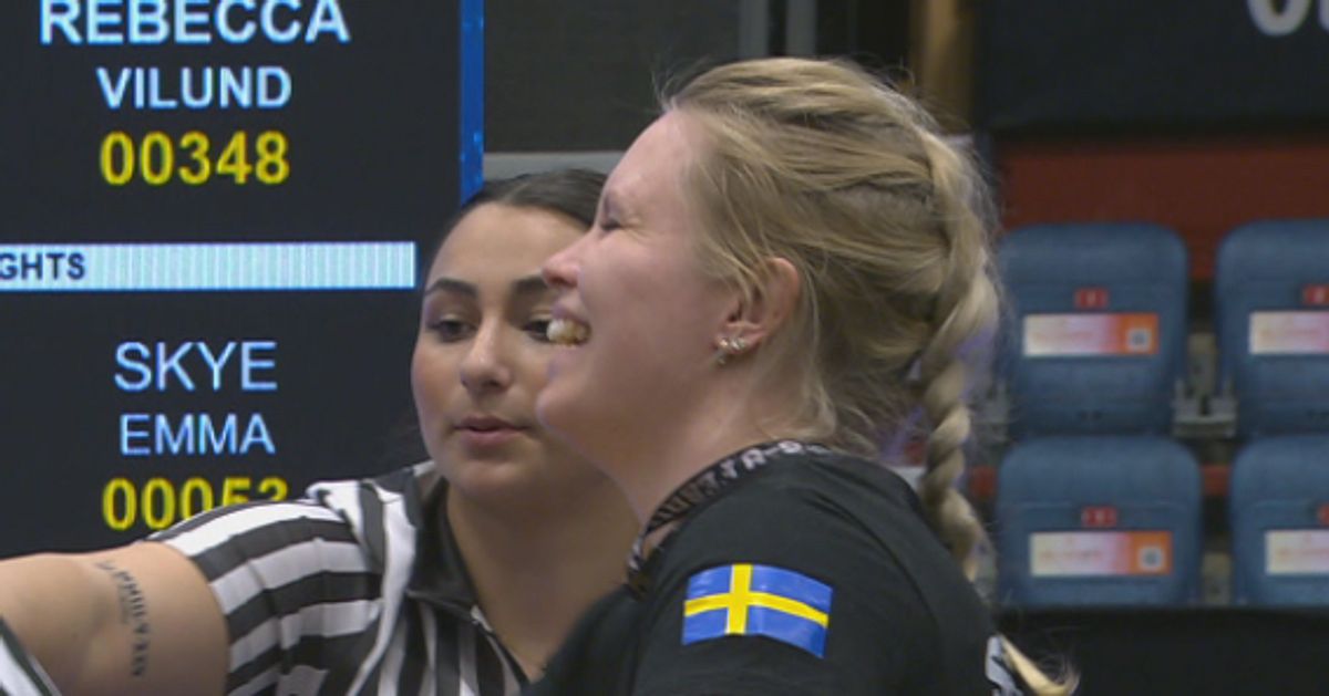 Rebecca Vilund brister ut i skratt – efter förlusten | SVT Nyheter