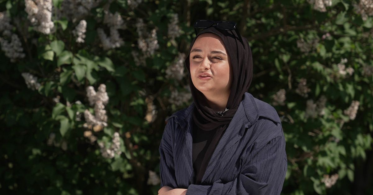 Eleverna: Vi pratade mest arabiska på Manar Al-Houda | SVT Nyheter