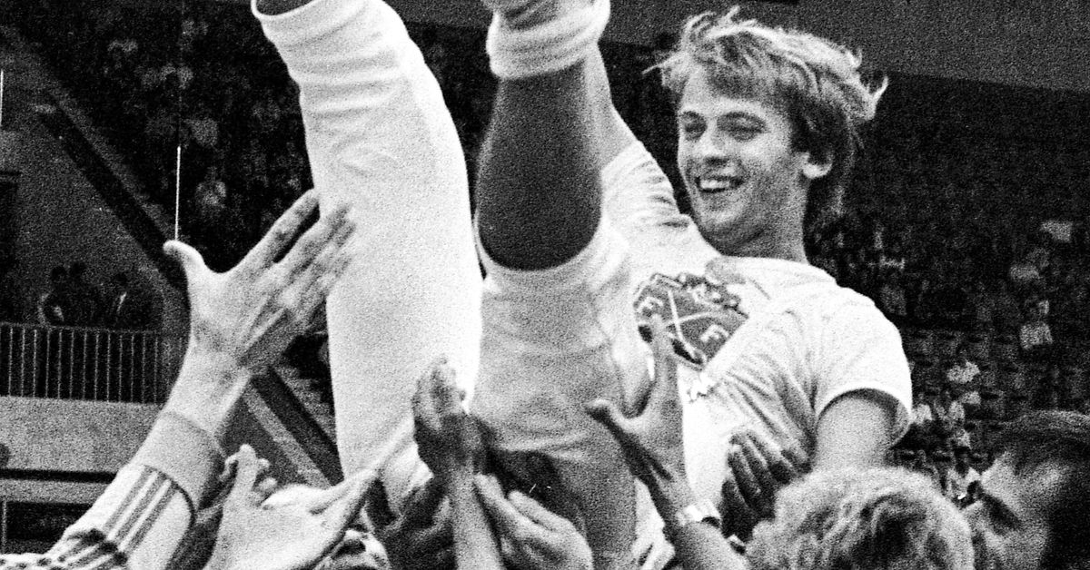 1980 fäktning: Johan Harmenberg tar hem en spännande final i värja | SVT Nyheter