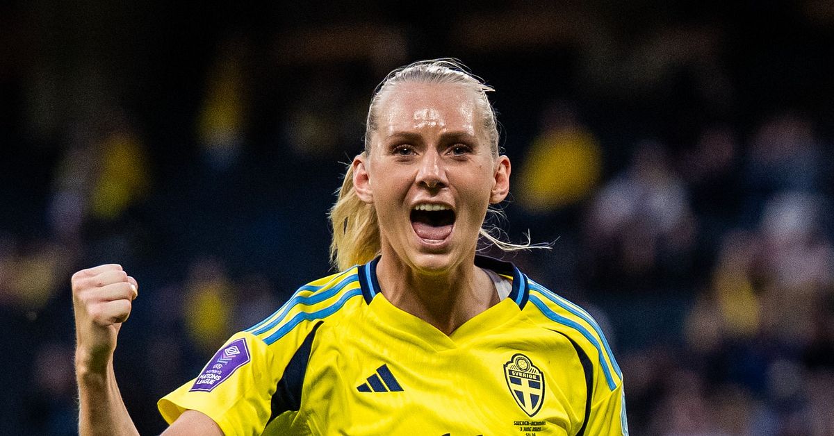 Stina Blackstenius med hattrick mot Danmark i Nations League | SVT Nyheter