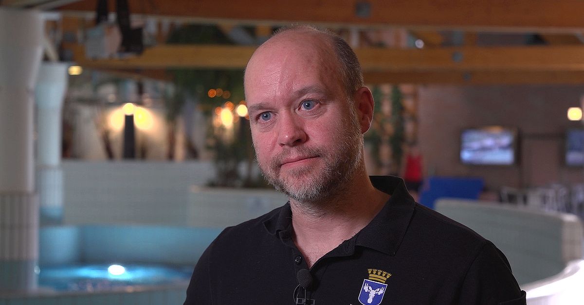 Därför tillåts badkläder i bastun på Storsjöbadet | SVT Nyheter