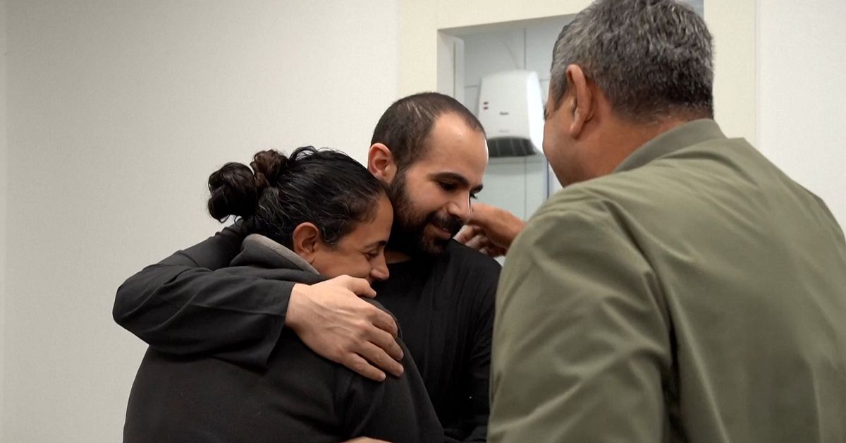 Tre män släppta – men stor oro för barnen: ”Komplexa dagar” | SVT Nyheter