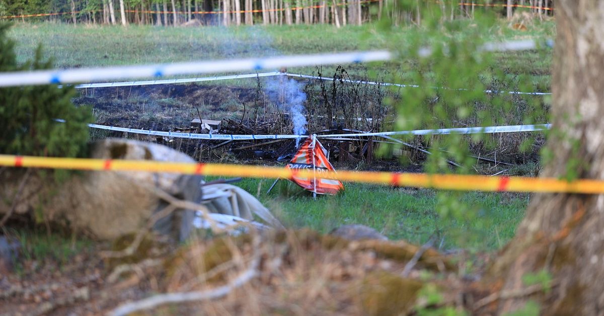 En person hittad död efter markbrand i Tierp | SVT Nyheter