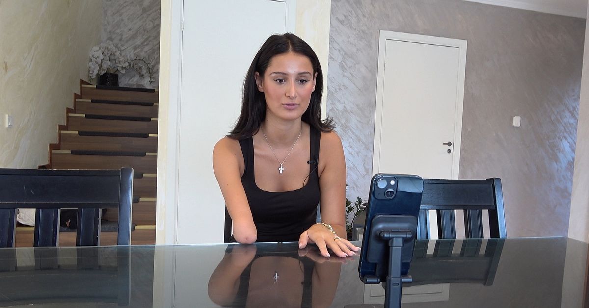 Elisabeth från Södertälje stor på Tiktok – med bara en hand: ”Tror jag ...