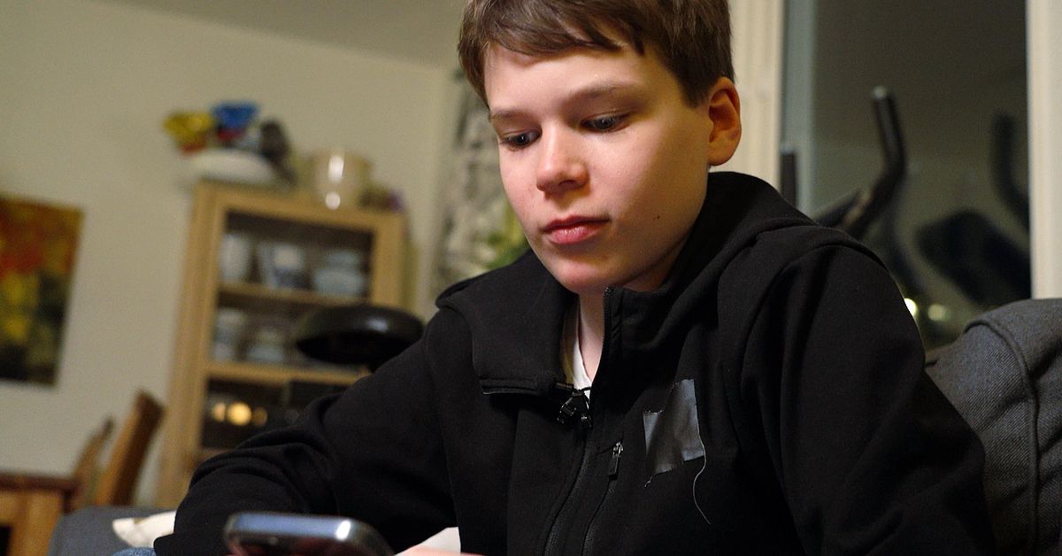 Föräldrarna drabbades av cancer – Lucas, 12, startade insamling | SVT ...