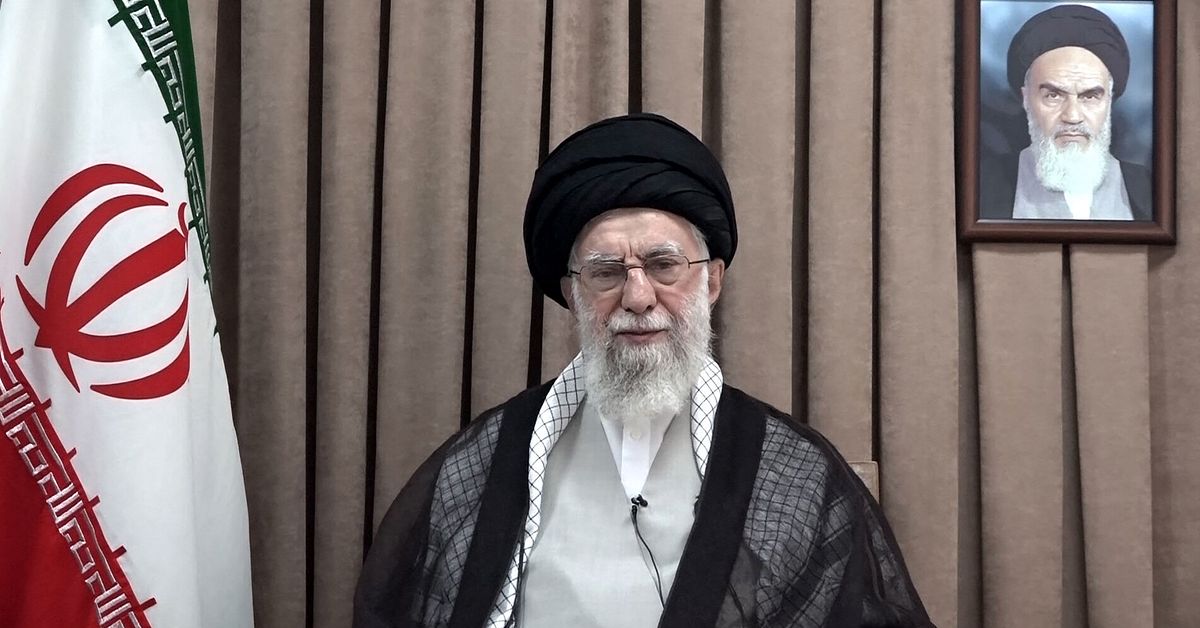 Khamenei till USA: Iran viker sig inte – Senaste nytt om kriget i Gaza | SVT Nyheter