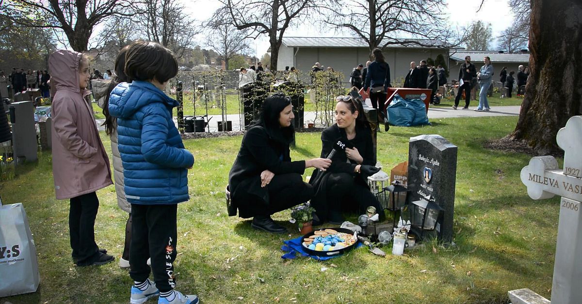 Här fylls kyrkogården med godis, klicha – och äggpickning | SVT Nyheter