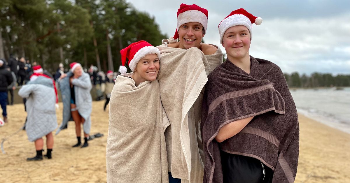 Här tar de juldoppet i Varamon – flera hundra på plats | SVT Nyheter