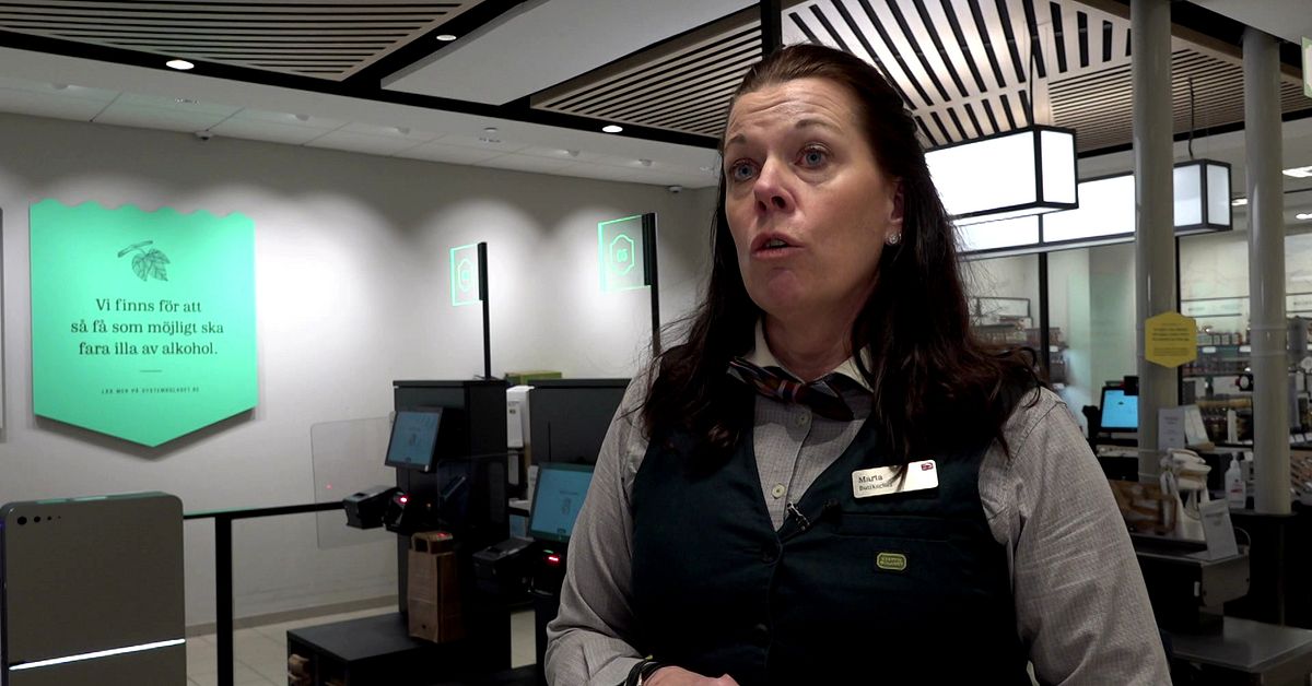 Systembolaget på Asecs i Jönköping har börjat med självutcheckning ...