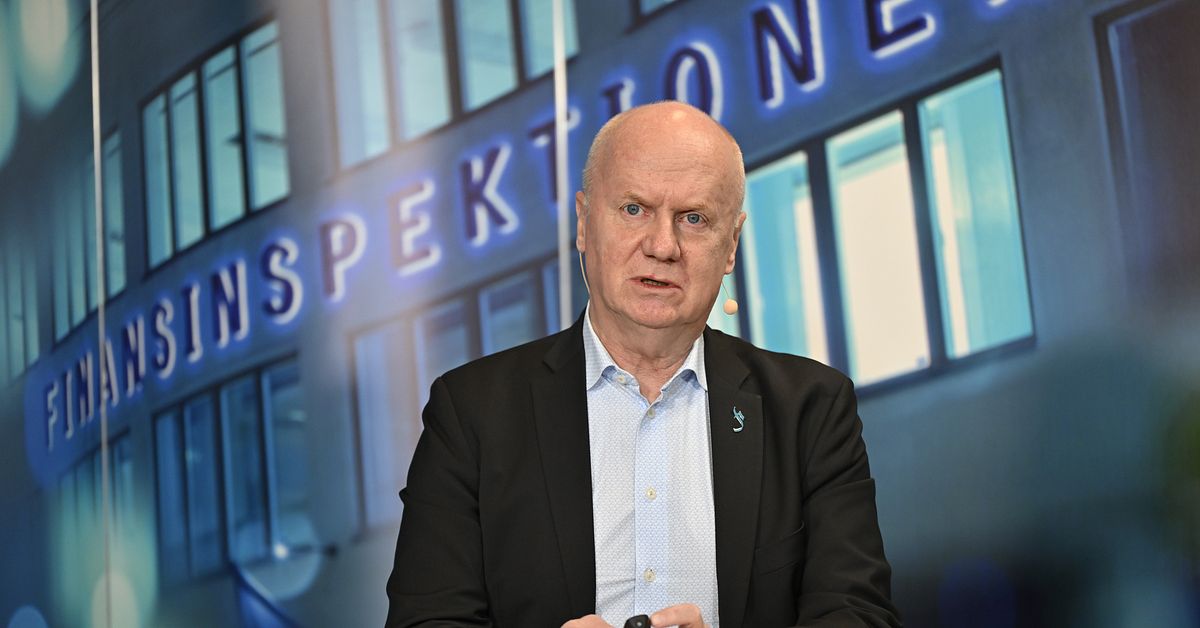 Finansinspektionens chef Daniel Barr slutar | SVT Nyheter