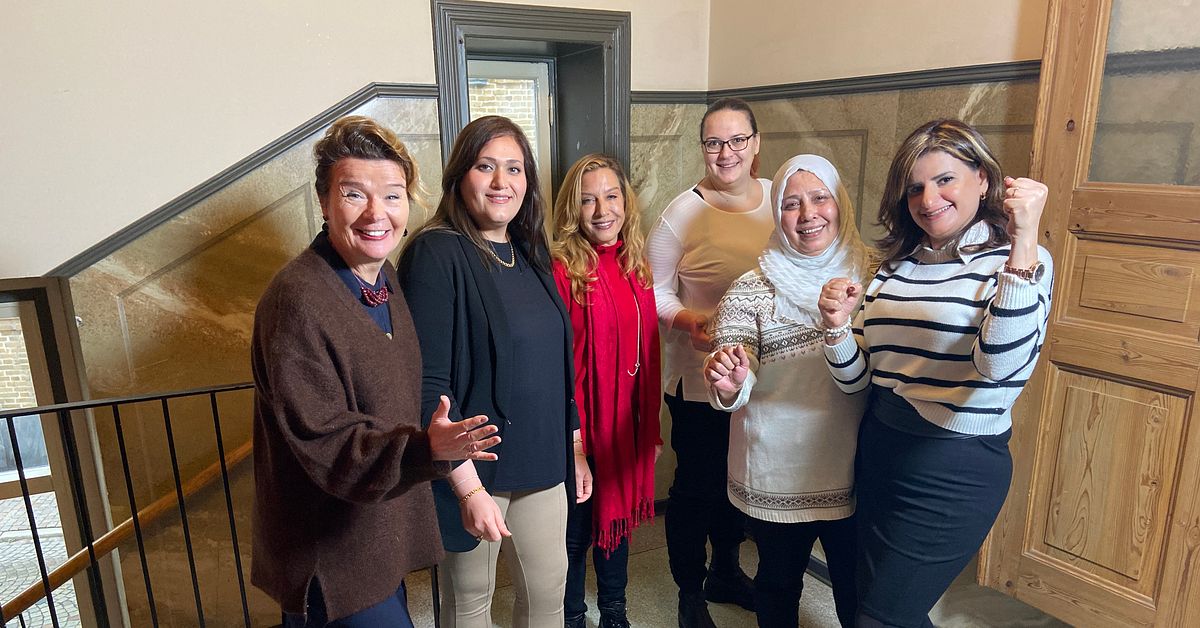 Här lär sig mammor skydda sina barn från gängkriminalitet | SVT Nyheter