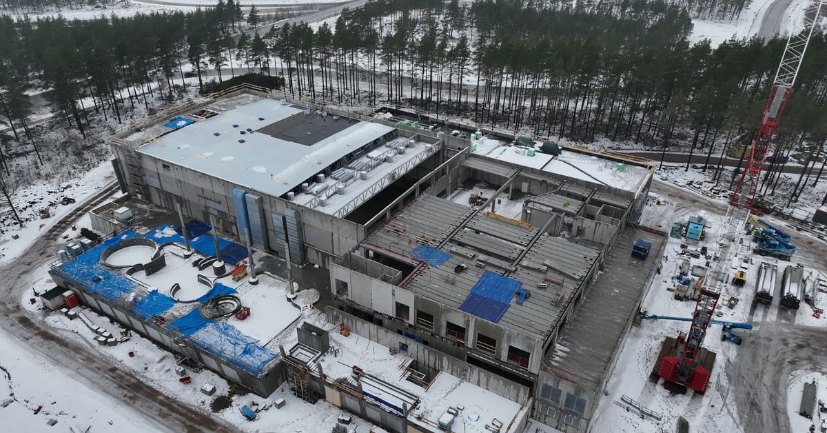 Nya simhallen i Kalmar snart halvvägs | SVT Nyheter