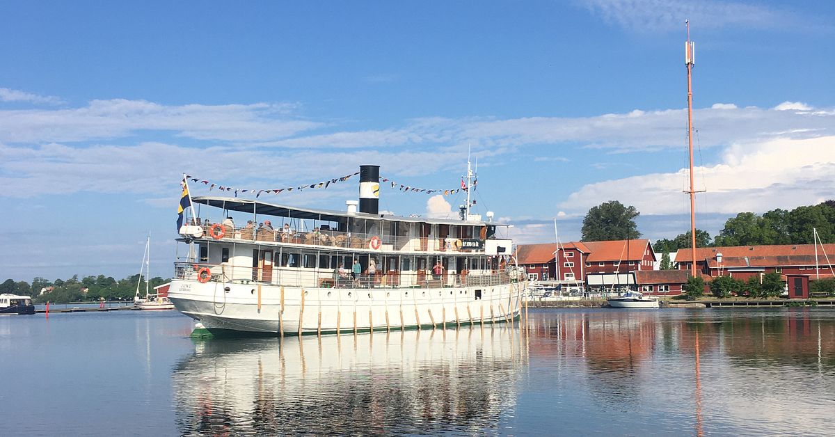 Fartyget M/S Juno låg mot en sandbank i Motala – fick motorstopp | SVT ...