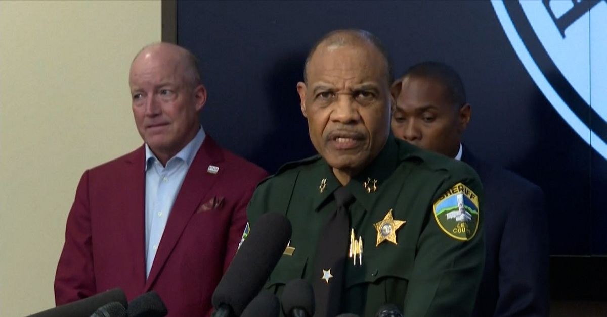 Skolskjutning i Florida i USA – minst två döda | SVT Nyheter