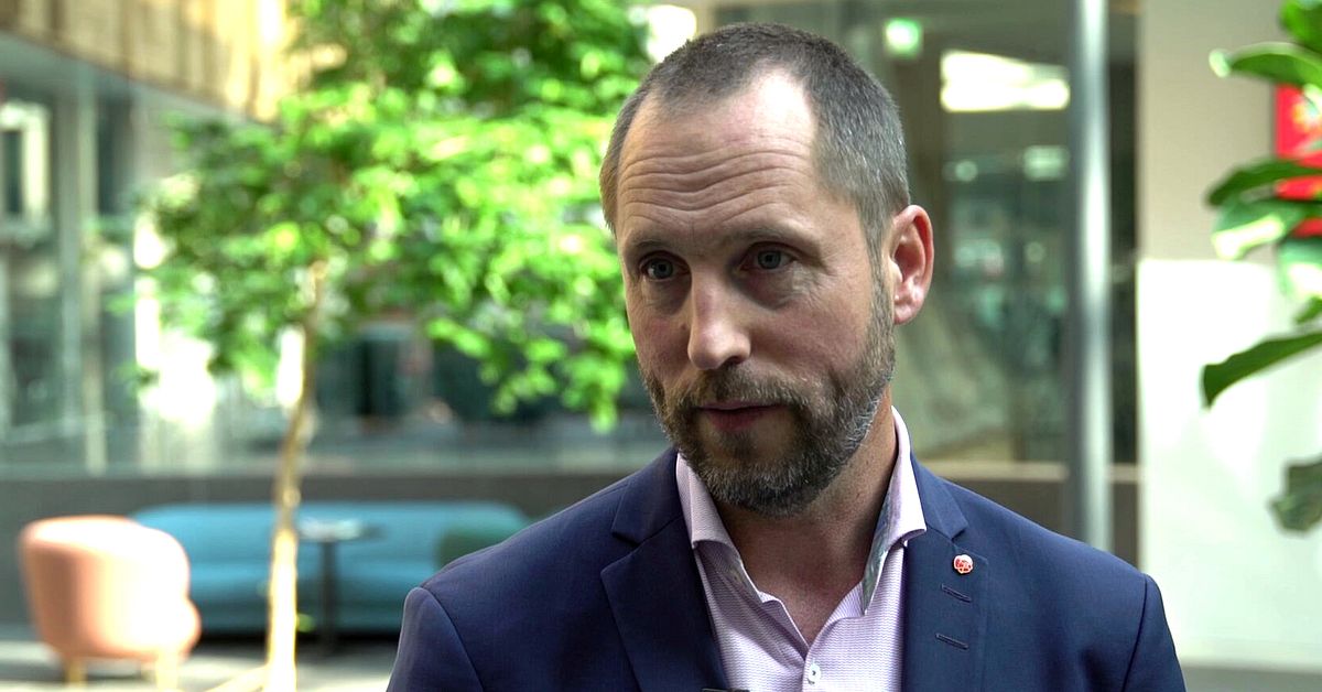 Erik Pelling (S) efter SJ:s besked om Uppsalapendeln: ”Ett kraftigt bakslag” | SVT Nyheter