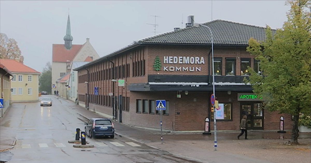 Omsorgschefen i Hedemora kickades – fick gå direkt | SVT Nyheter