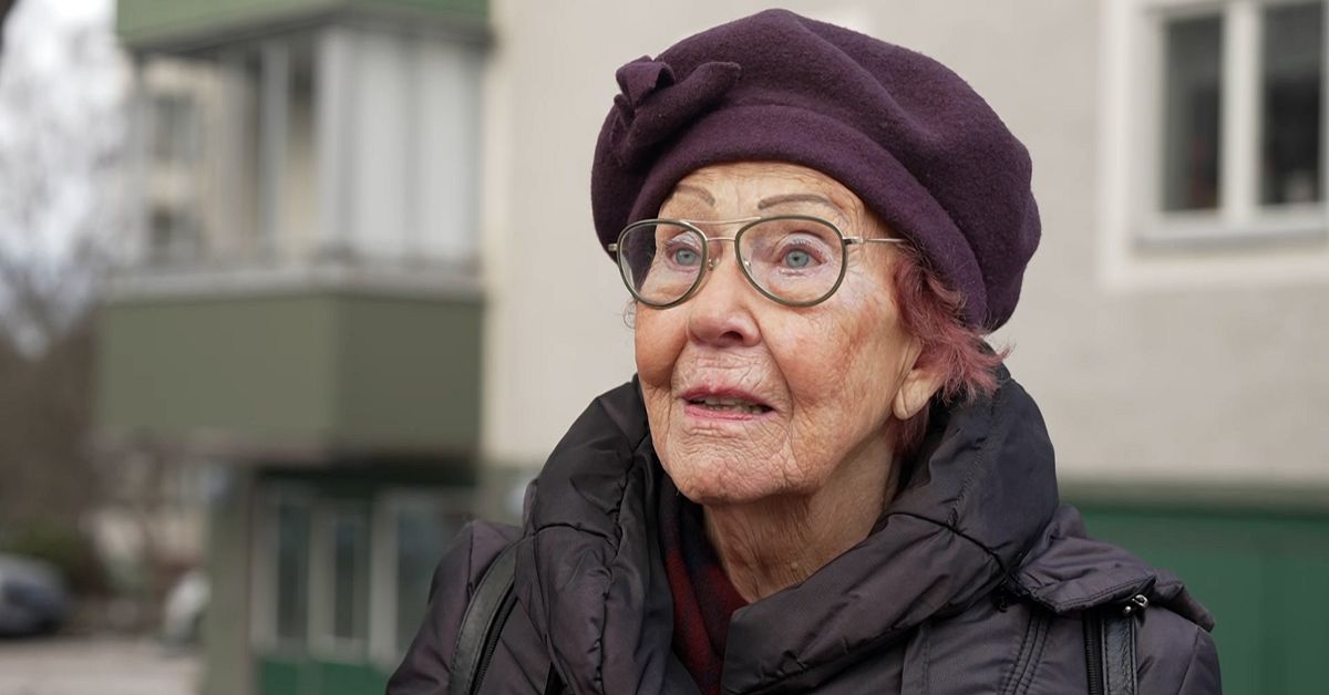 Gudruns lägenhet skadades i sprängningen i Sundbyberg | SVT Nyheter