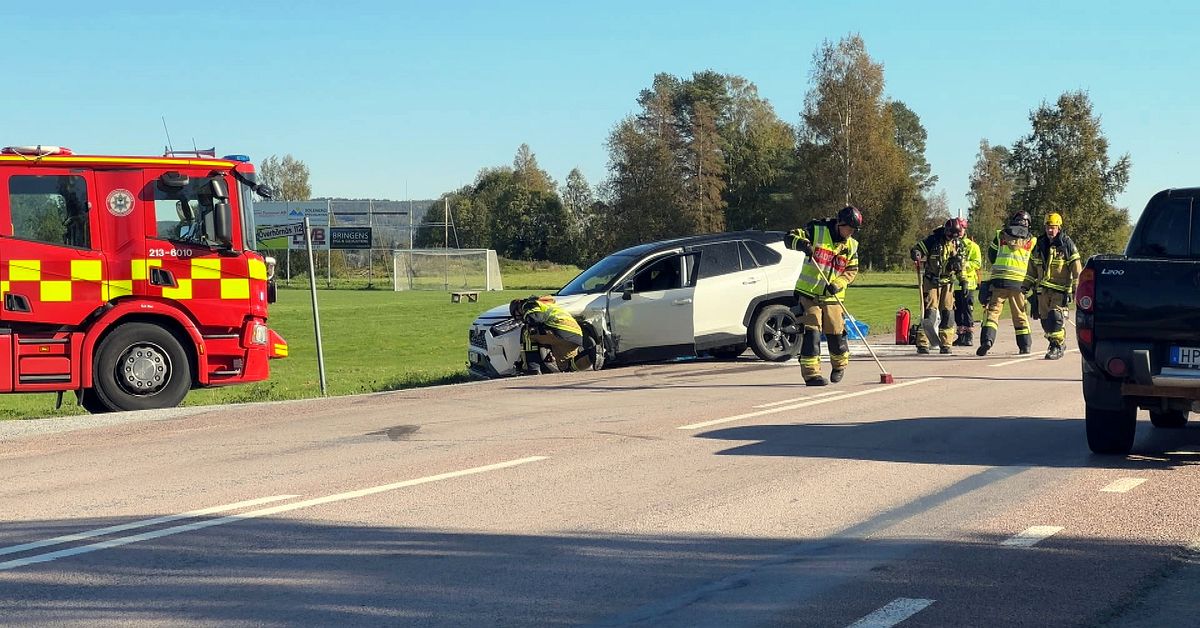 En till sjukhus efter trafikolycka i Överhörnäs | SVT Nyheter