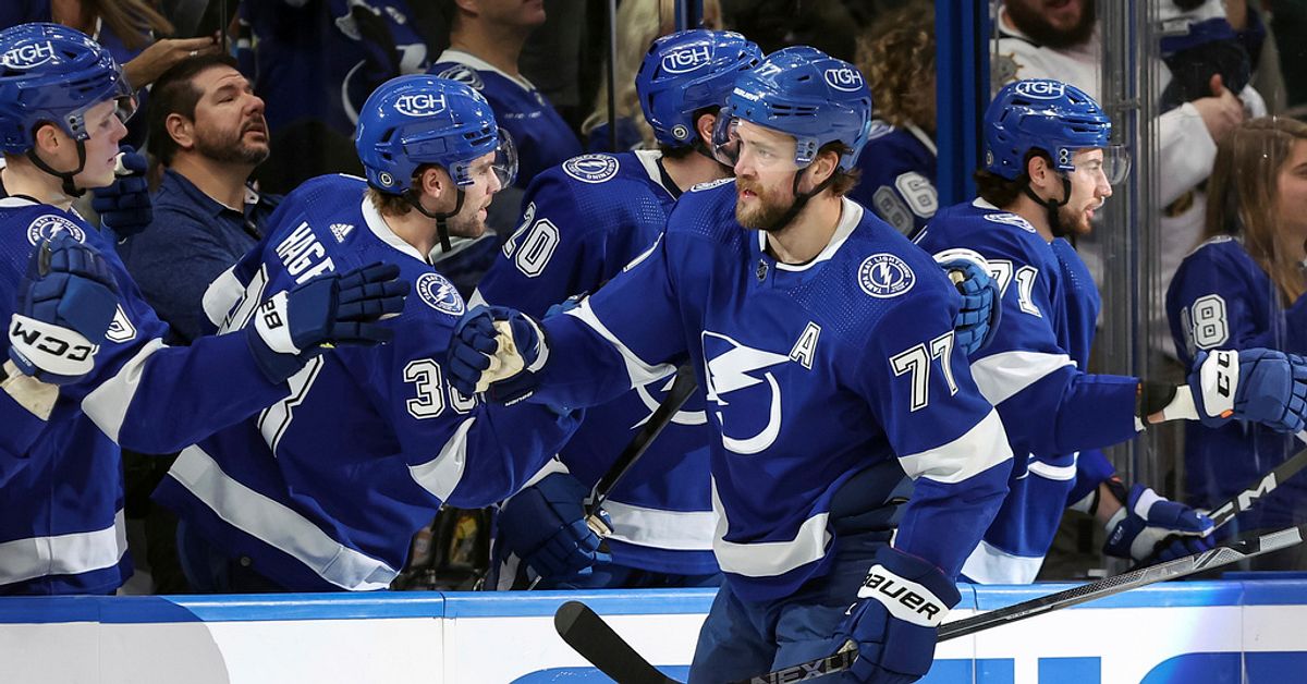 Ishockey: Victor Hedman förbi Börje Salming: ”Sjukt stort” | SVT Sport