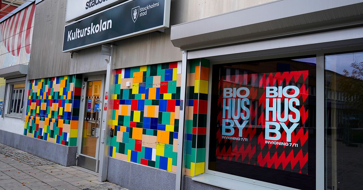 Husby får egen kvartersbio: ”Mer kultur i orten” | SVT Nyheter