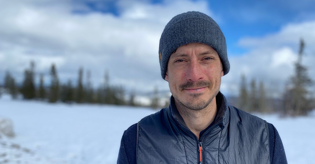 Coworking gav Adam möjlighet att flytta från Halland till Klövsjö | SVT ...