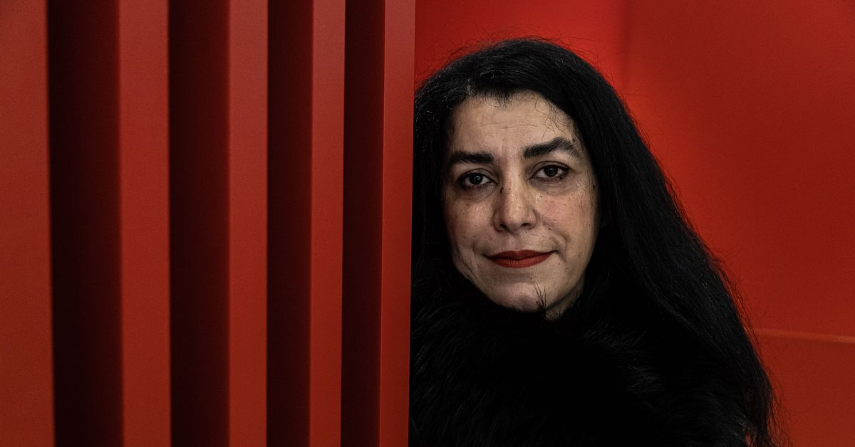 ”Persepolis”-författaren har avlidit | SVT Nyheter