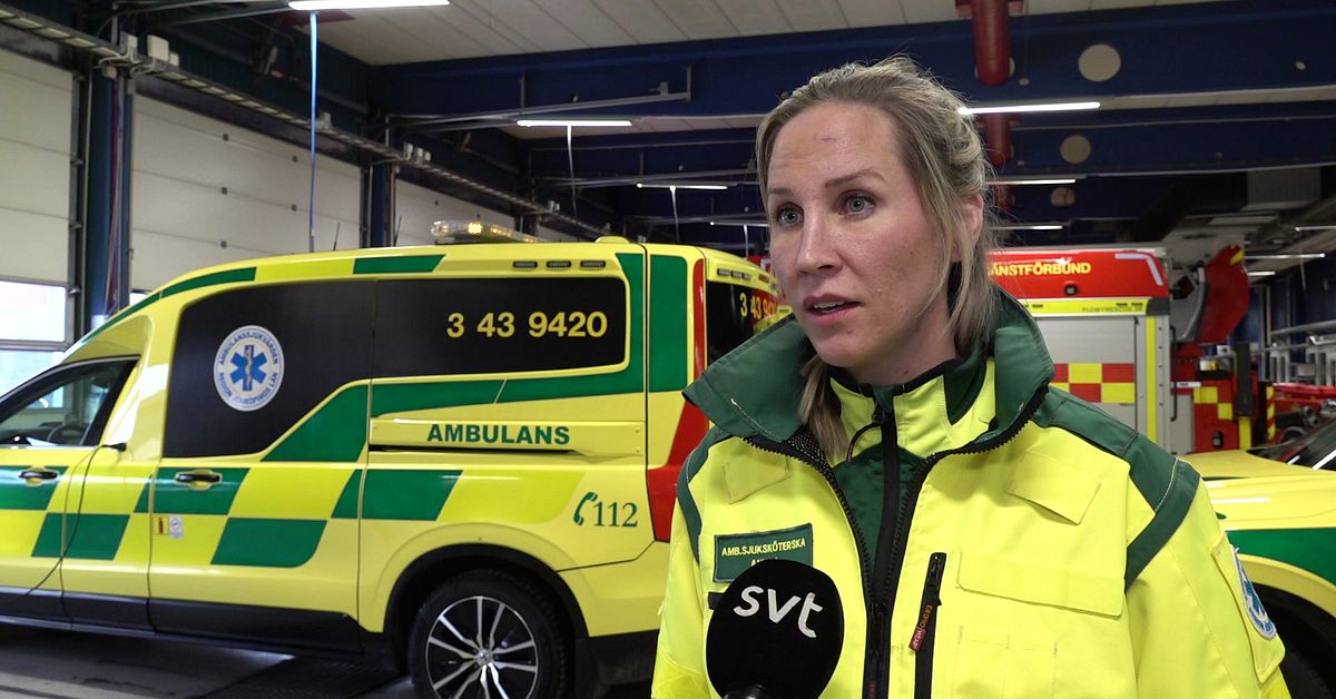 Ambulanspersonal i protest mot pausade ambulanser i sommar | SVT Nyheter