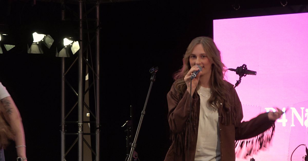 Mathilda är Örebros nästa musikstjärna | SVT Nyheter