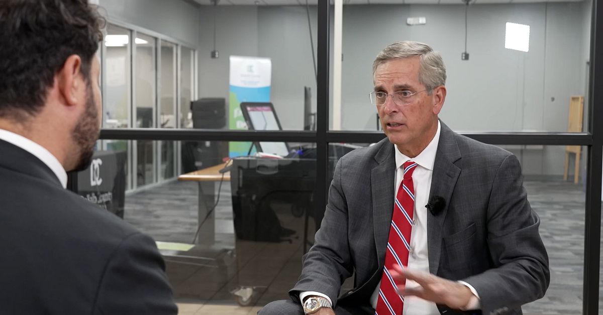 Raffensperger i Georgia nekade Trump ”extraröster” i valet | SVT Nyheter