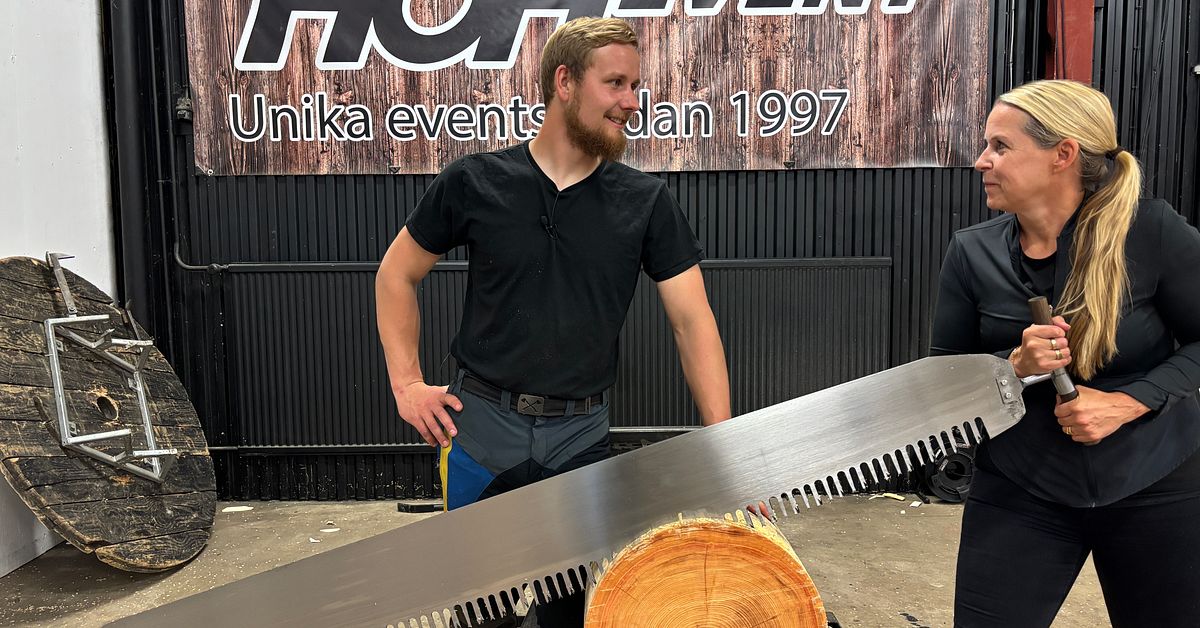 Se när SVT:s reporter utmanar nordiska mästaren Emil Hansson i Timbersport | SVT Nyheter