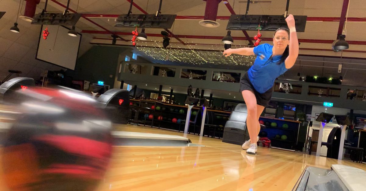 Årets bowlare Anna Andersson tävlar för Helsingborgsklubben | SVT Nyheter