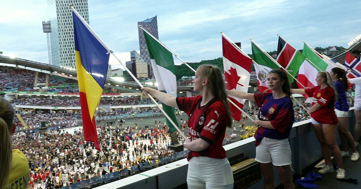 Gothia cup invigdes med flaggparad – se när 152 länder hyllas | SVT Nyheter