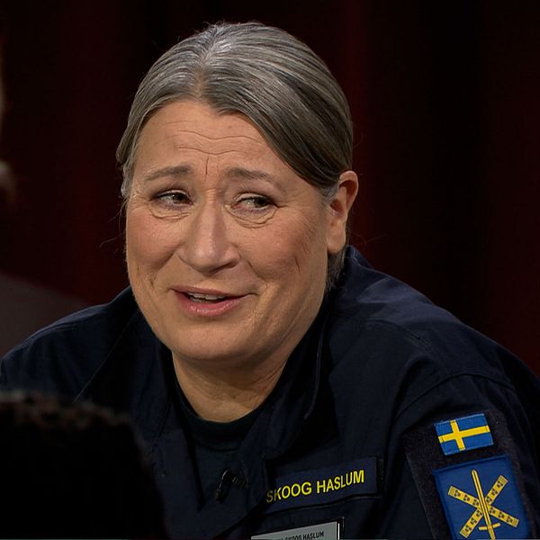 Daniel Riazat och Lorena Delgado Varas lämnar V – blir kvar i riksdagen ...