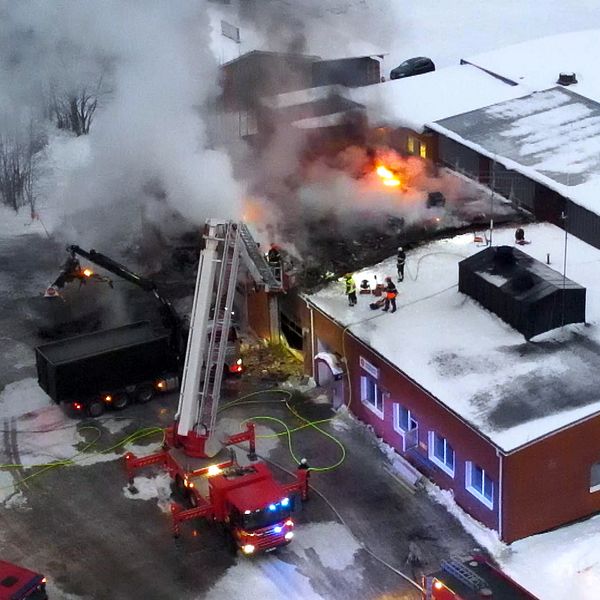Efter branden på brandstationen i Holmsund – se de nya lokalerna | SVT ...