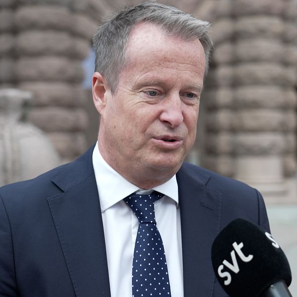 Strawberry-hotell slutar med smör | SVT Nyheter