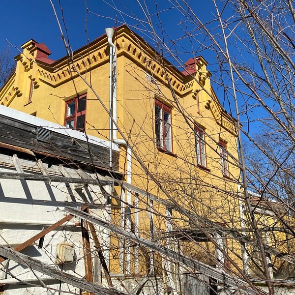 Makarna Olert köpte Merlo slott i Timrå – renovering pågår | SVT Nyheter