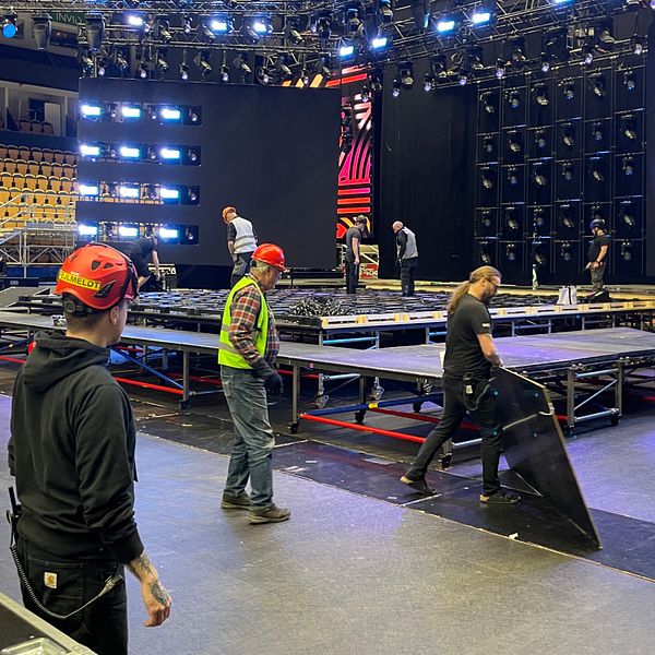 Human bridge ändrar sina rutiner – så sorteras dina kläder | SVT Nyheter